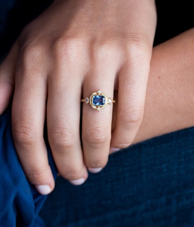 Top 10 Blue Engagement Rings for Women - In All Price Ranges | JJ